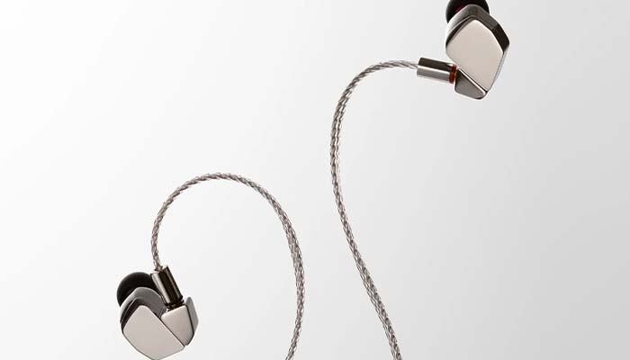 Buy in-ear headphones Final Audio A8000 Silver from AED 7498, specs, photos, shipping